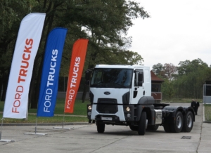 В Украине презентовали сверхпрочный тягач Ford Trucks 3542T (видео ...