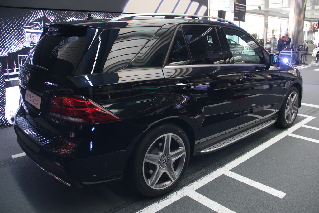 В Киеве презентовали гибридный Mercedes-Benz GLE 500 e 4MATIC – останні ...