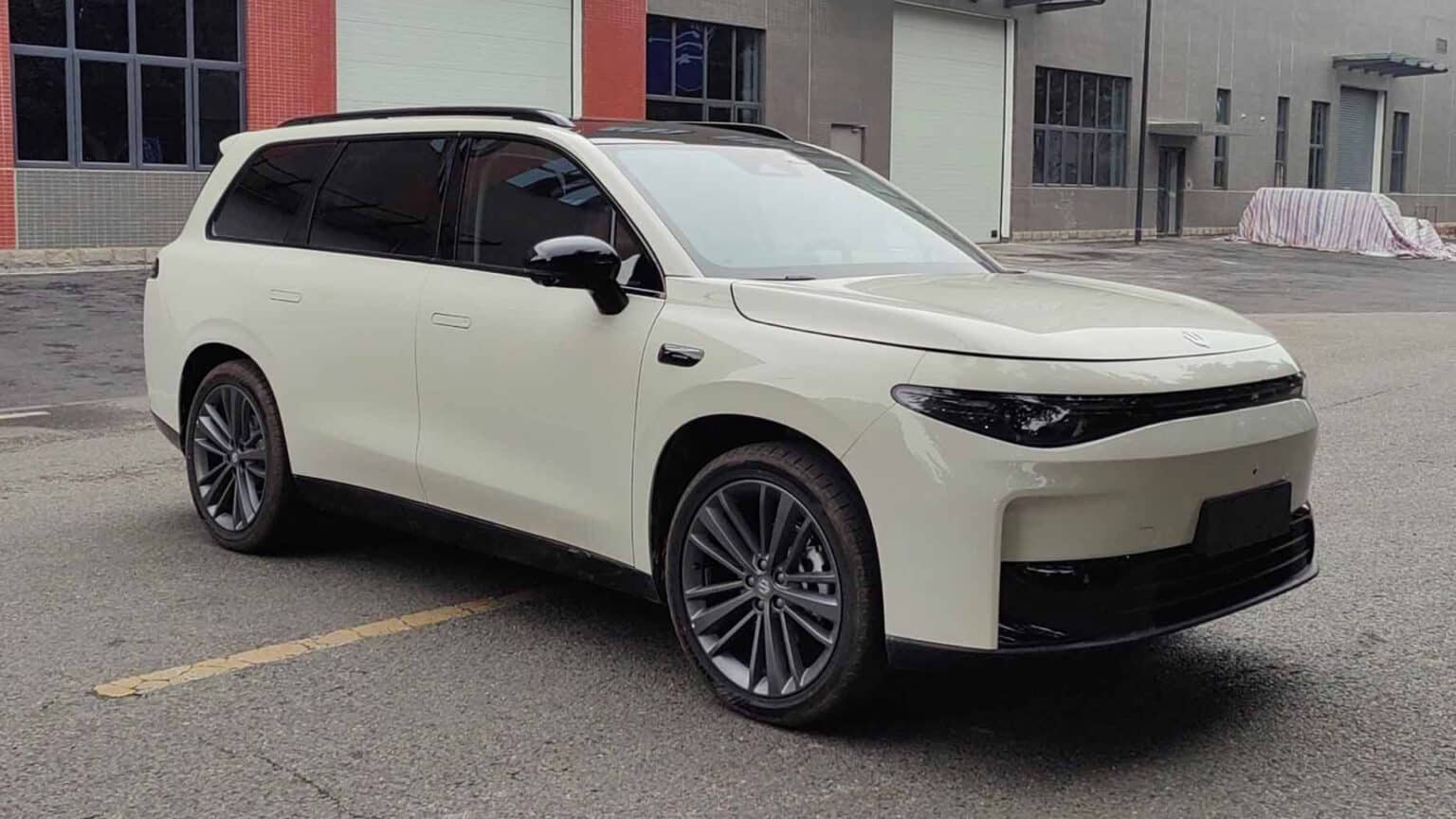 Перший кросвен Leapmotor C16 зібрав майже 12 тисяч попередніх замовлень за 24 години – останні ...