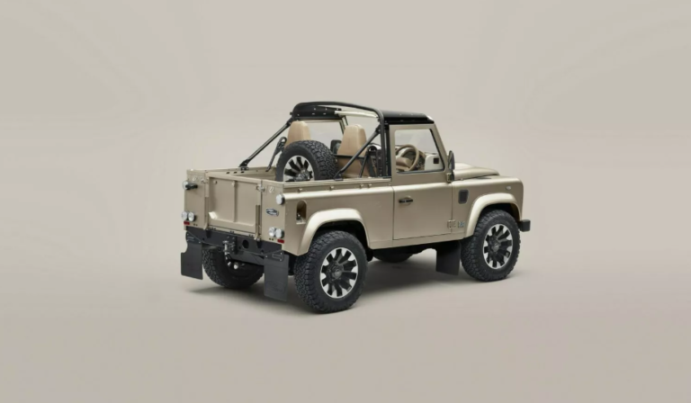 Land Rover показав рестомод Defender V8 за $260 000 (фото) – останні ...